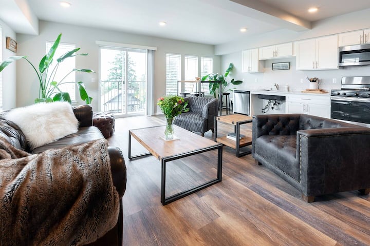 Tacoma Dome Condo W Mountn & Bay Views + + Prk! - Tacoma, WA