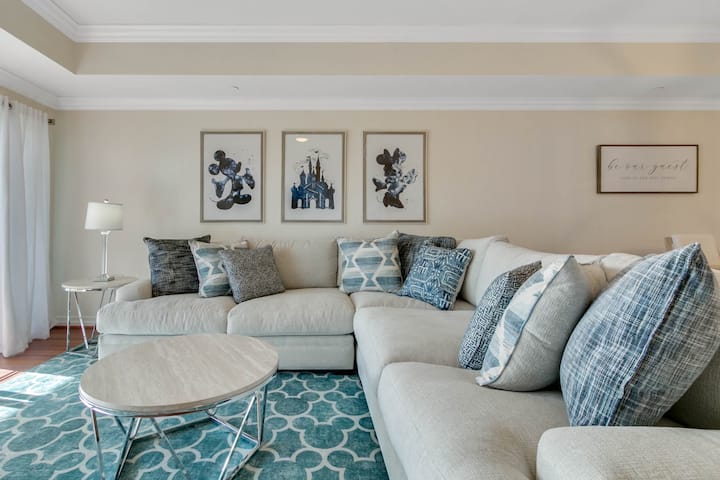 Stellar Luxurious Three Bed, Three Bath In Fantastic Reunion! - Davenport
