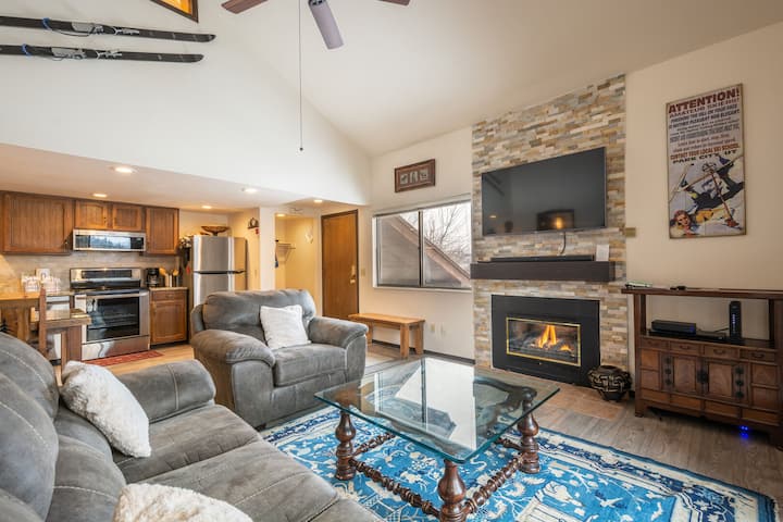 Red Pine J5: 2 Bedroom Plus Additional Sleeping Area. Golf Course And Mountain Views - スノーバード, UT