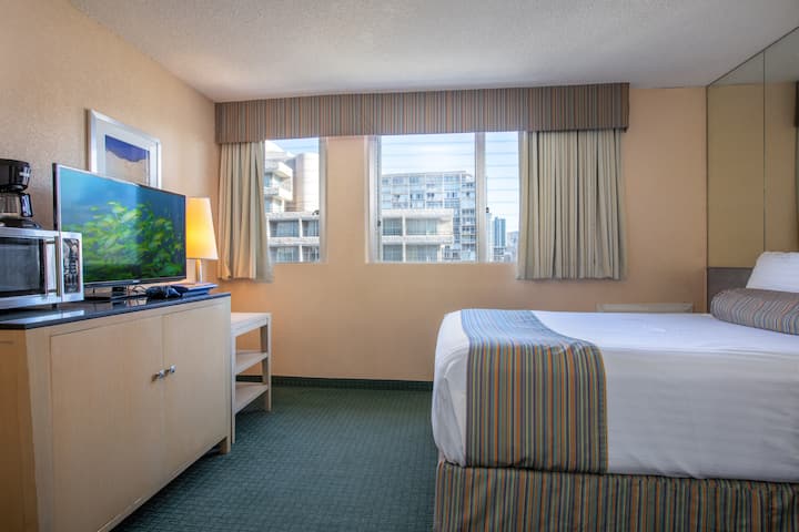 Aqua Aloha Surf Waikiki #913 Moderate Studio - Hawaii