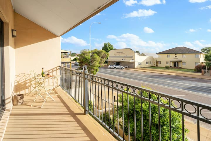 Stay Temora - Central Studio - 290a Little Baker - Temora