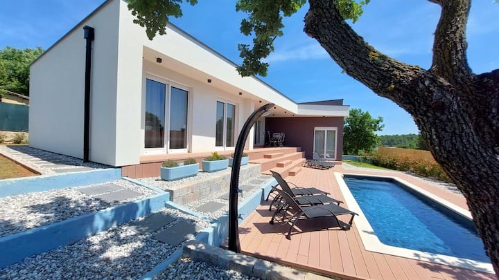 Villa Ernesta With Pool - Pola