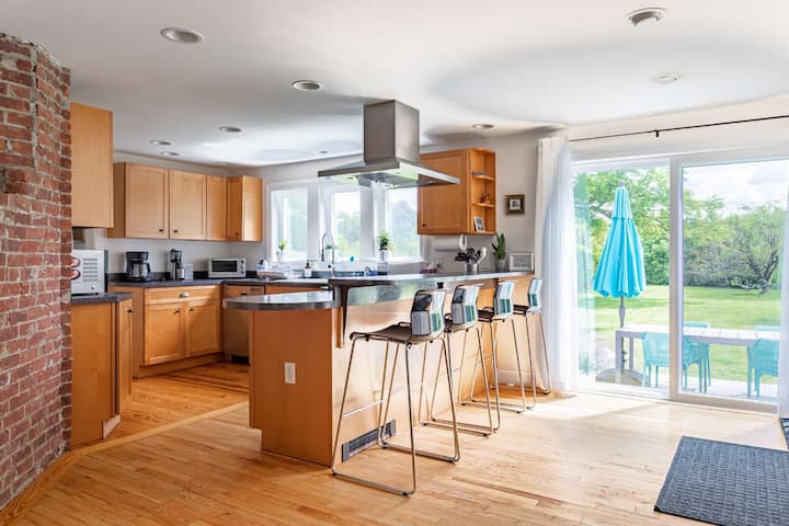 Chalet Des Collines: 5 Mins To Catamount - Great Barrington, MA