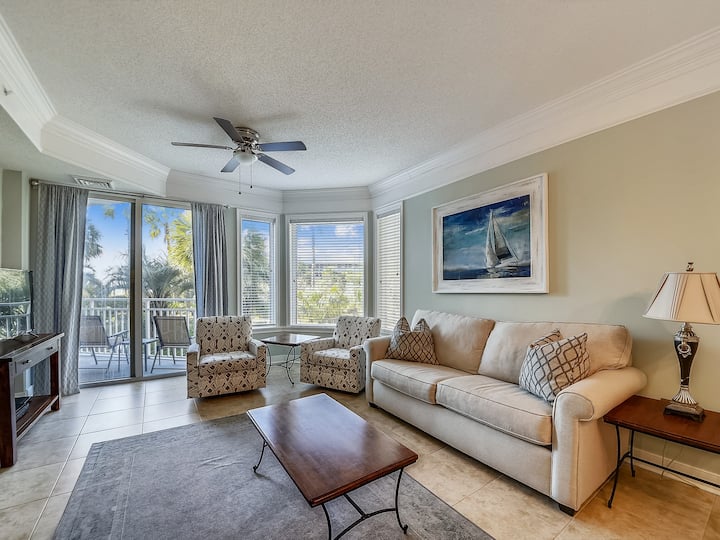 Oceanfront Resort 2br Villa Steps To Beach & Pool - Tybee Island, GA