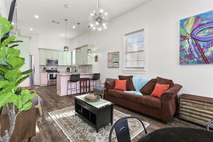 Spacious 3br Retreat Near French Quarter - New Orleans, LA