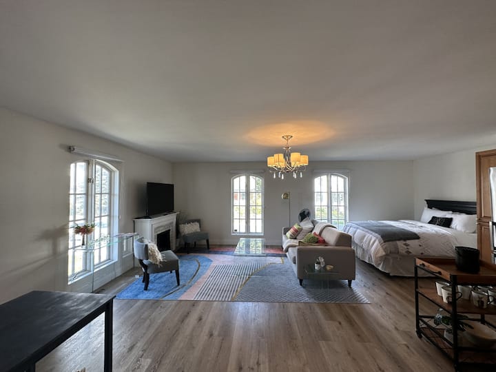 Curated Executive|ideal For Corporate & Relocation - Port Hope