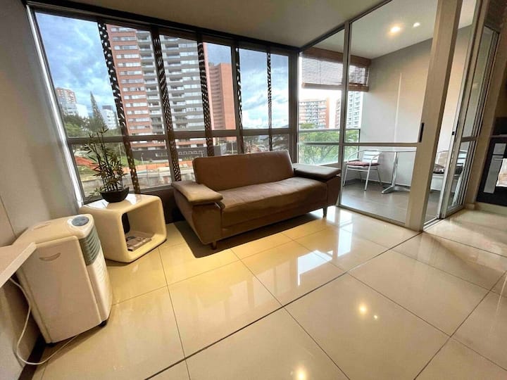 Estudio Completo Cerca Centro Comercial Santa Fe. - Medellín, Colombia