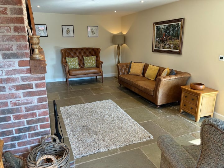 Fabulous 3 Bedroomed Barn With Heated Indoor Pool - Leominster