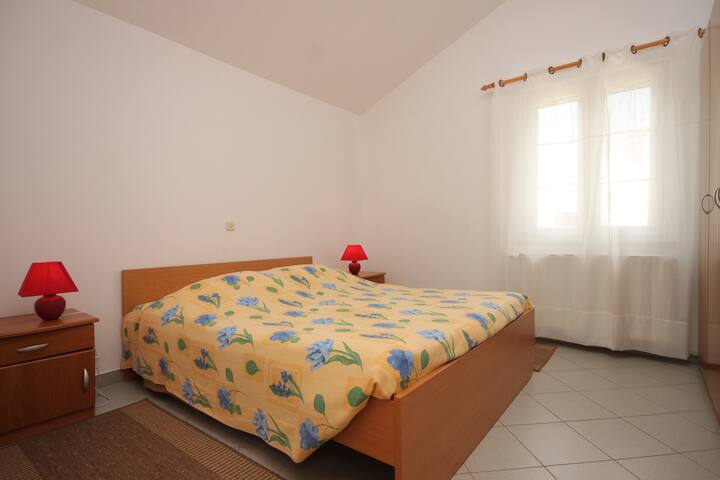 A-3451-b Appartement De Deux Chambres Avec La - Neresine