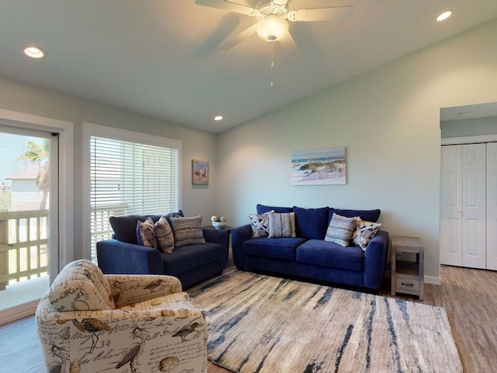 2nd  Floor, Pet Friendly, Shared Pool, Golf Cart Access - Port Aransas, TX