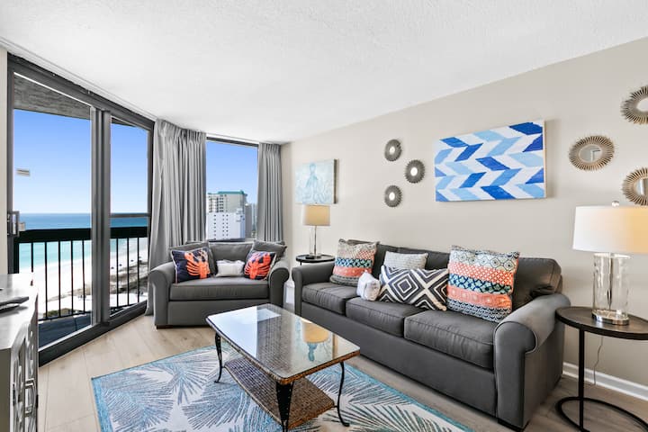 Beachfront Destin Condo With Gulf Views, Balcony And Resort Amenities - Destin, FL