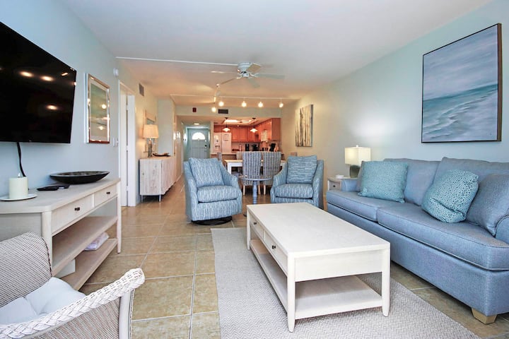 Breakers West B5 Beach Side Condo With Pool - Sanibel, FL