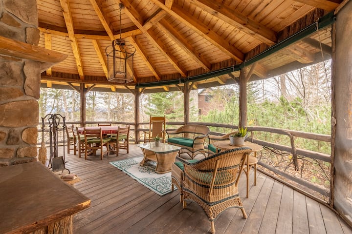 Luxury Adirondack Lodge | Camp Moonshadows - Saranac Lake, NY