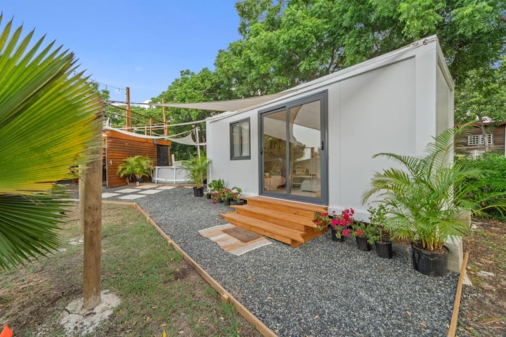 Pitahaya Retreat: Cozy Glamping Escape - Lajas