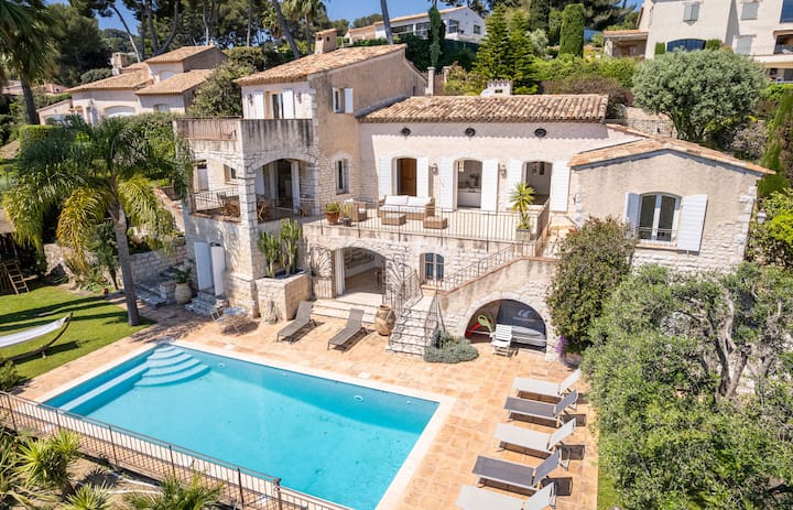 Antibes Villa 4 Chambres Avec Piscine Jardin Et - Vallauris