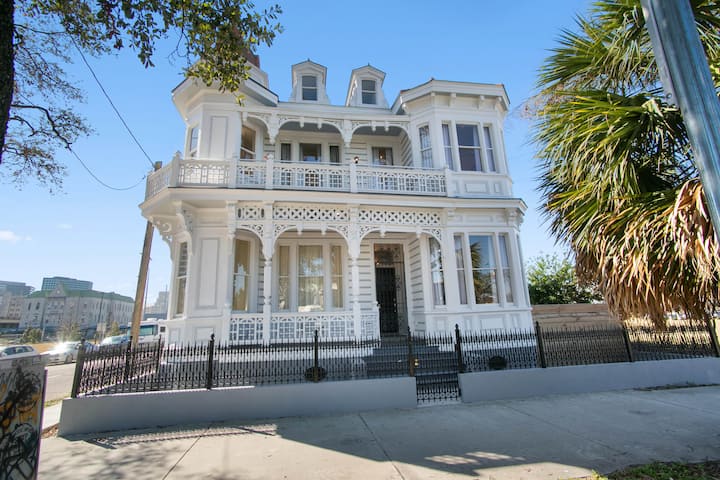 The Orleans House | One Of A Kind Historic Landmar - Metairie, LA