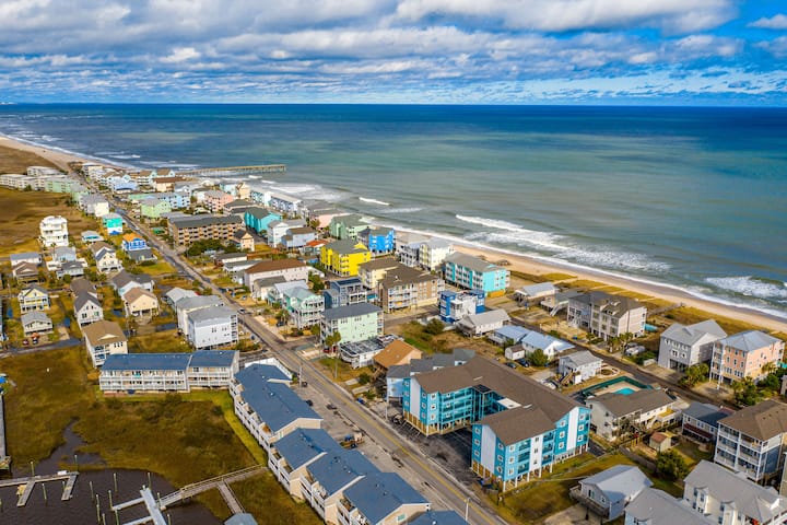 "The Sea Spot": Pup Friendly, A Pool & The Ocean! - Carolina Beach, NC