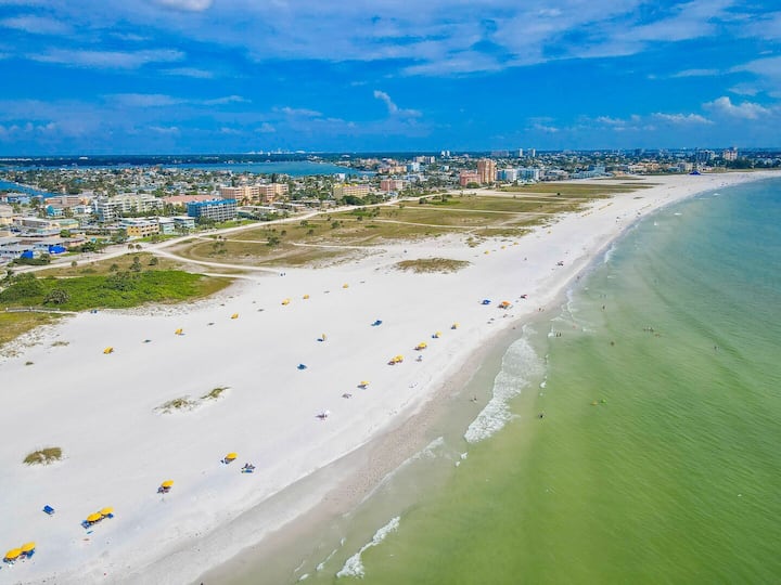 Beachfront Resort Suite With Heated Pool - Tt56 - Treasure Island, FL