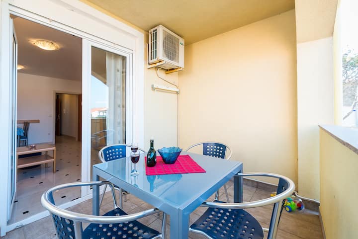 A-18603-a Appartement D'une Chambre Avec La - Vir