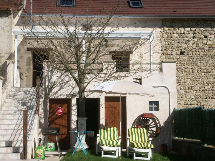 Gîte Saint-germain-de-salles, 3 Pièces, 4 Pers. - Allier