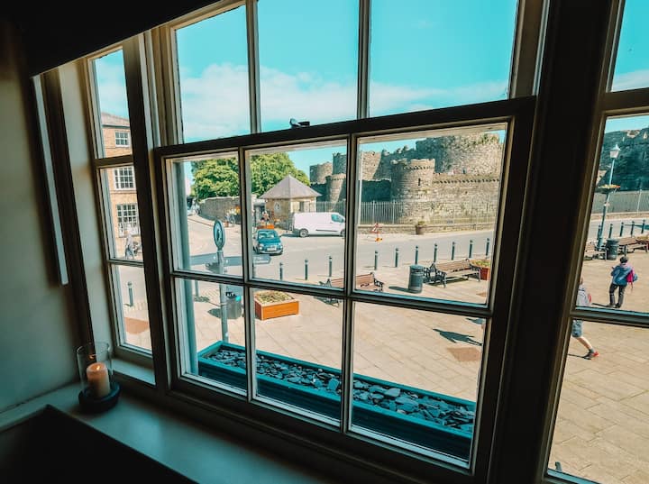 Castle View - Beaumaris