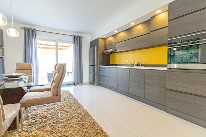 Ojanea Home- 3br- Spacious W/pool/perfect Location - 아루바