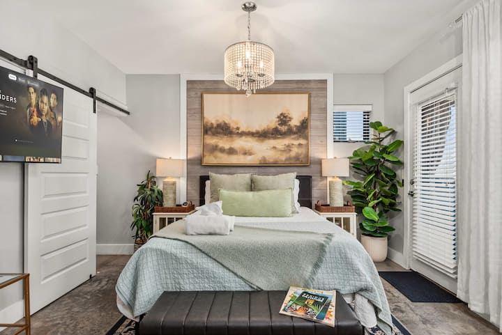 Modern Studio With Private Deck In Nashville - Vanderbilt University, Nashville