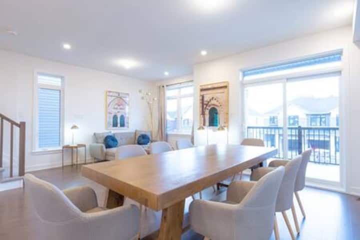 2 Bedroom Modern Home | Close To Airport/downtown - Ottawa