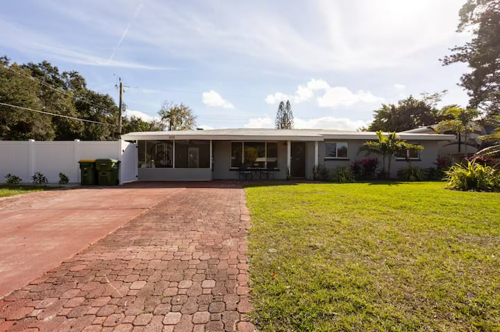 Casa Louise 4/2 With Pool & Hot Tub Near Downtown - Sarasota