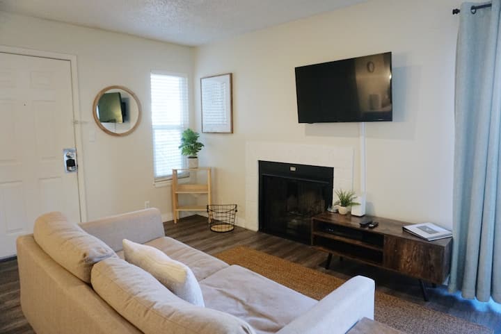 King Bed * Down Town * Comfortable Studio Apt. - University of Utah Hospital, Salt Lake City