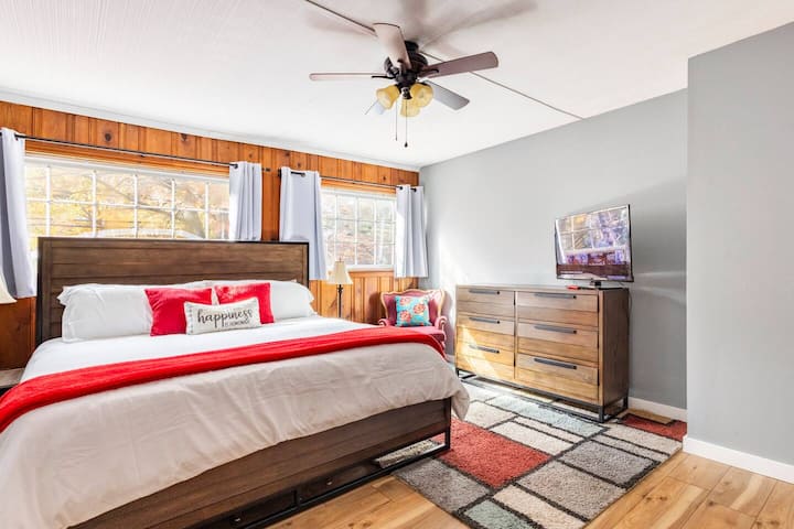 King Bed+game Room+parking+broadripple+restaurants - Castleton, IN