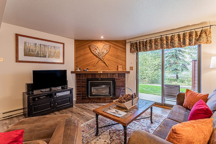 Cozy Comfort At Timber Run  2-bedroom Condo W/ Fireplace And Private Patio! - Steamboat Springs