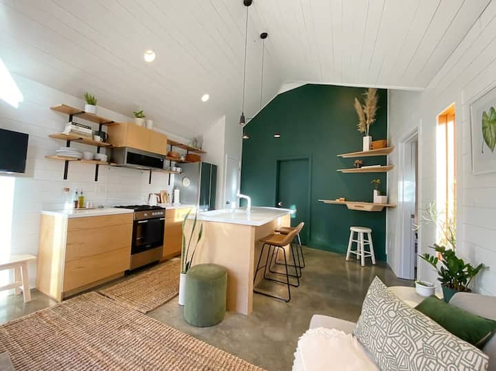 Private Oasis! Cozy & Close To Everything! - Portland, OR