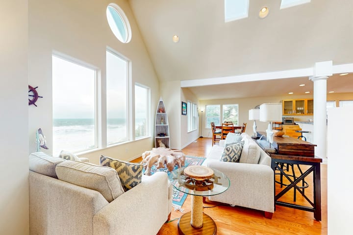 Dog-friendly 3br With Ocean View & Game Room - Lincoln City, OR