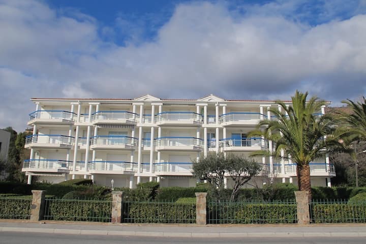 Superbe Appartement T2 Cabine Au Bord De La Plage - Agay