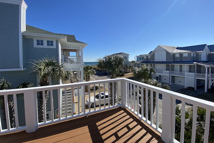 Beautifully Updated Cottage With Ocean Views! - Wrightsville Beach, NC