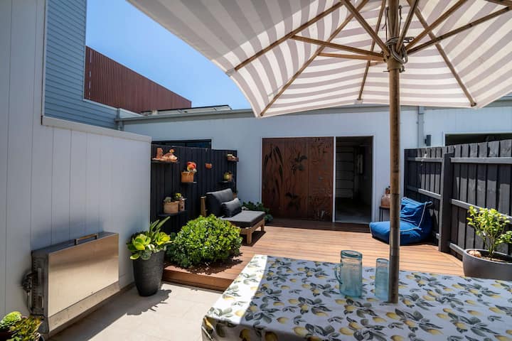 Breezy Coastal Townhouse Near Park And Shops - Torquay, Australia