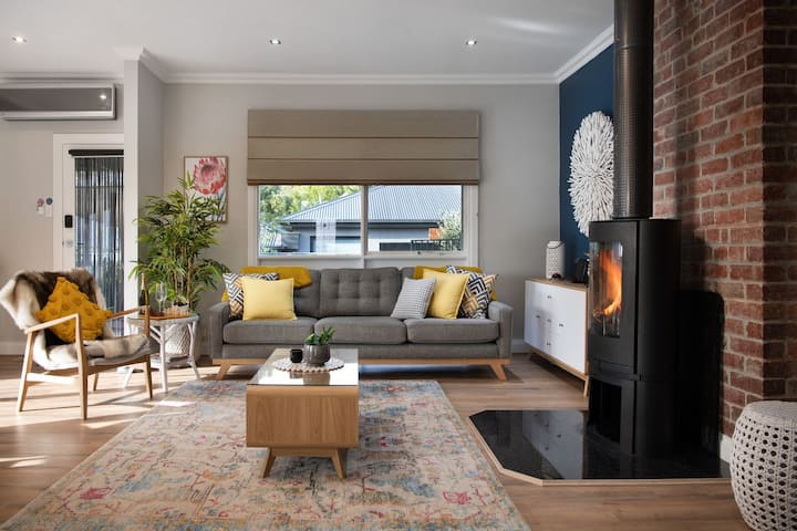 Arabella Heights ~ 4 Guests ~ Wifi - Daylesford