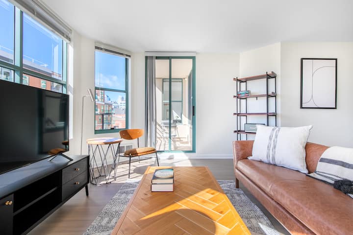 Blueground | Waterfront S, Beach, Pool & Spa - San Francisco, CA