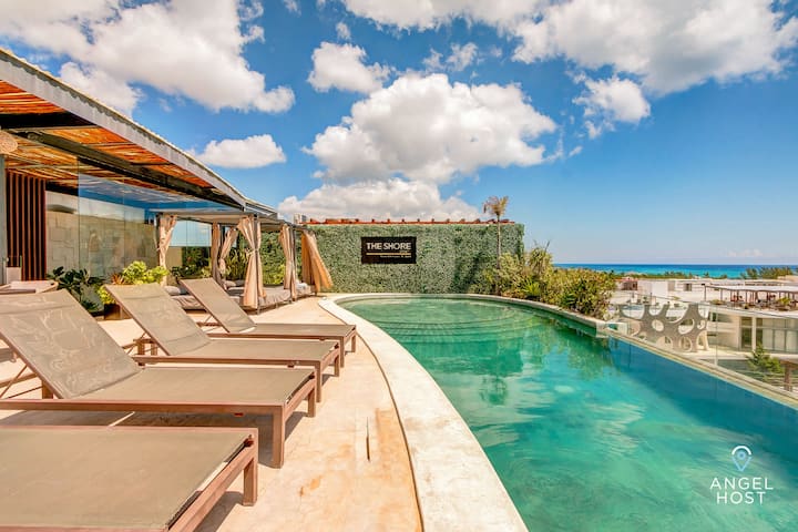 Coastal 2br Condo W/ Infinity Pool Access - Playa del Carmen