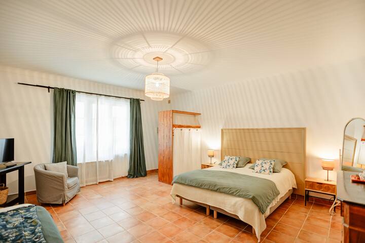 Chambre D'hôtes De La Cour - Provence Occitane - Pont-Saint-Esprit
