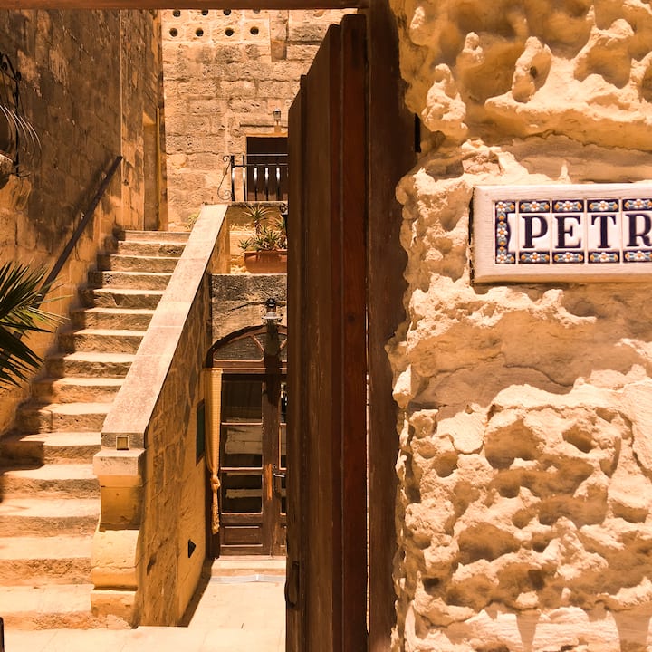 3 Bedroom Traditional House, Pool & Valley Views - Malta