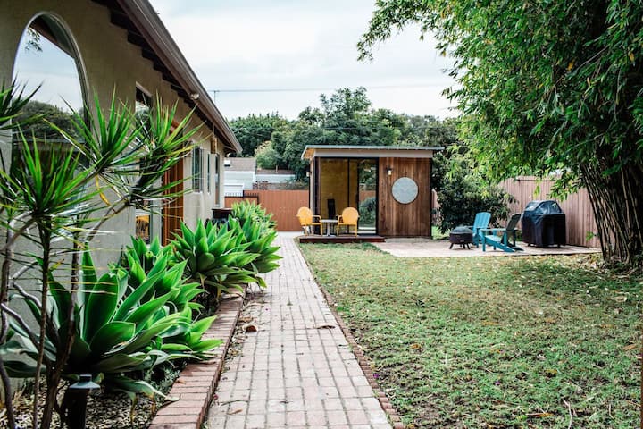 Quiet Refuge - Outdoor Space - Workdesk - Los Angeles, CA