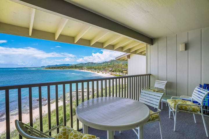 Charming Oceanfront Top Floor - Kauai, HI