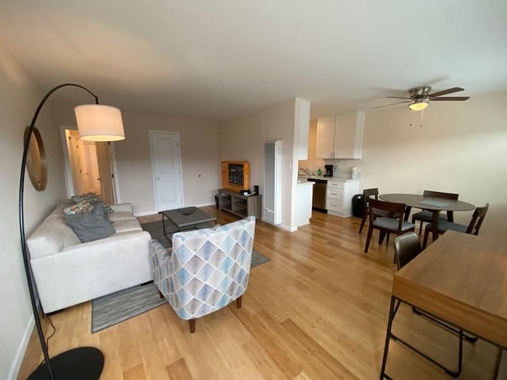 Westside Turnkey 2 Bedroom Apartment #2 - The Village Green - Los Angeles