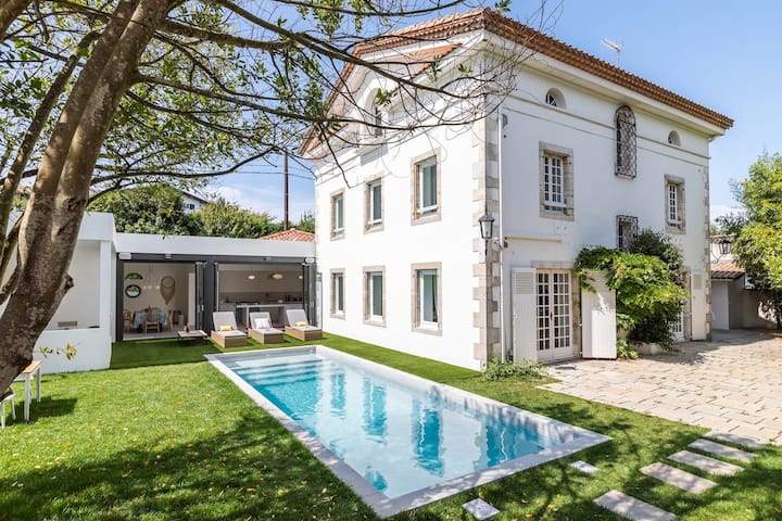 Quinta4 · Ilbarritz, Maison De Maître Rénovée - Espelette