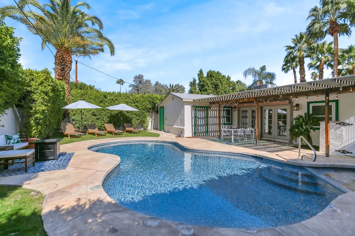 Petite Private Bungalow - Palm Springs, CA