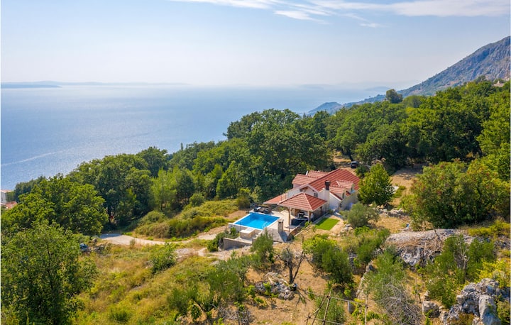 4 Bedroom Nice Home In Jesenice - Omiš