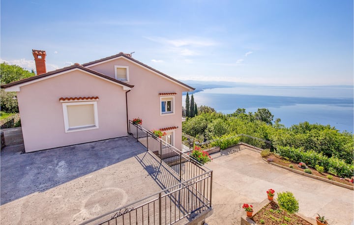 Lovely Apartment In Bregi With Wifi - Opatija