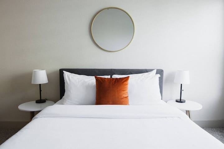 Chic 1br Escape | Walk To Stadium - Montgomery, AL